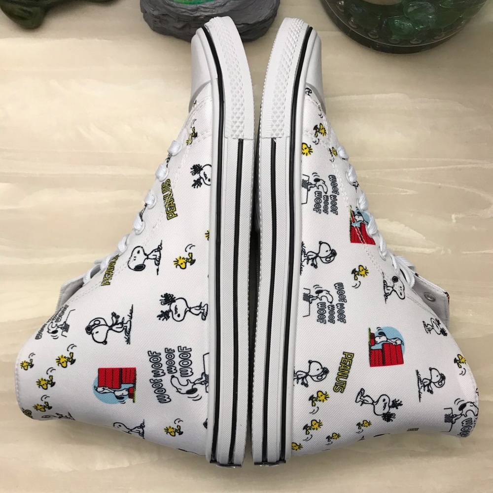 Snoopy High Top Sneakers (Personas) - Gem